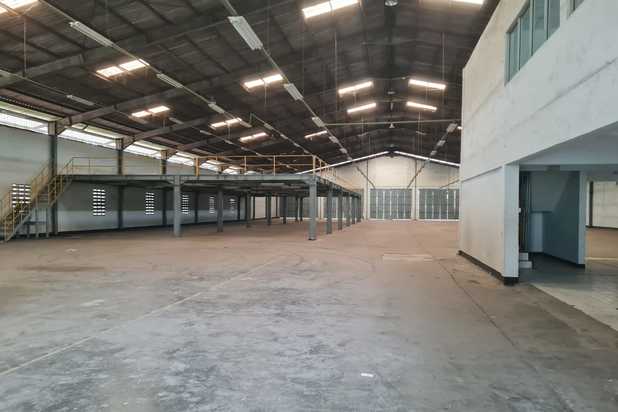 Gudang di Kawasan Gudang Cikokol, Tangerang. Akses Tol. - oleh meiriona ...