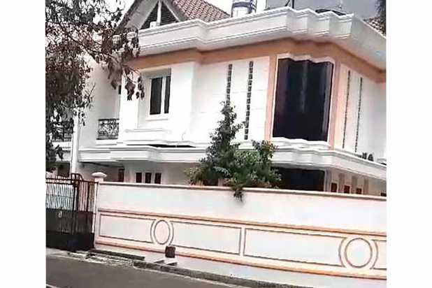 Rumah 2 Lantai di Puri Kencana, Jakarta Barat - oleh Kayla Liu