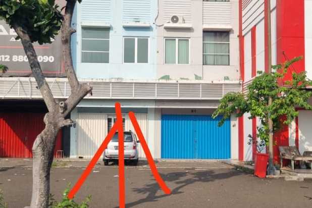 Ruko di area perkantoran di BSD - oleh Meri Bono