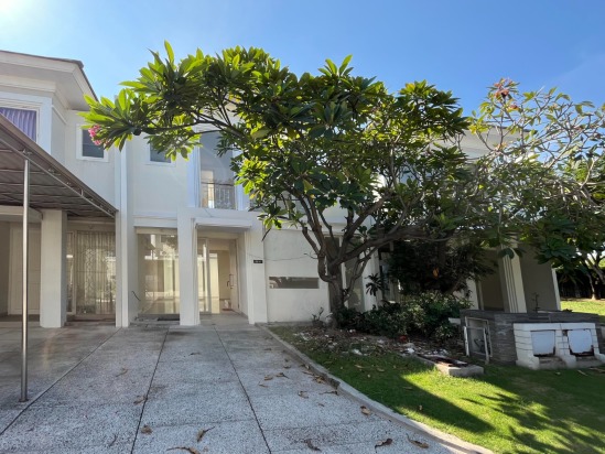 Rumah Long Beach Pakuwon City Surabaya Timur - oleh galaxy supreme