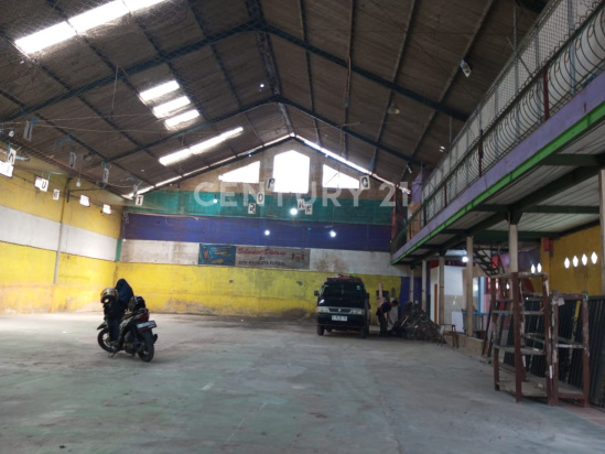 Disewa Gudang Bekas Tempat Futsal Dan Bekas Shopee - oleh wanti