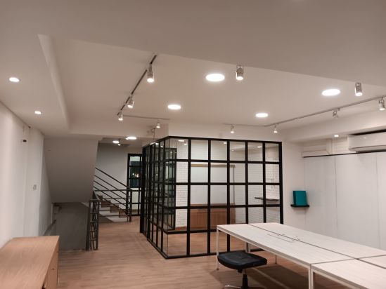 Ruko Bsd 4 Lantai Dgn Design Interior Modern Di Kawasan Digital Hub ...