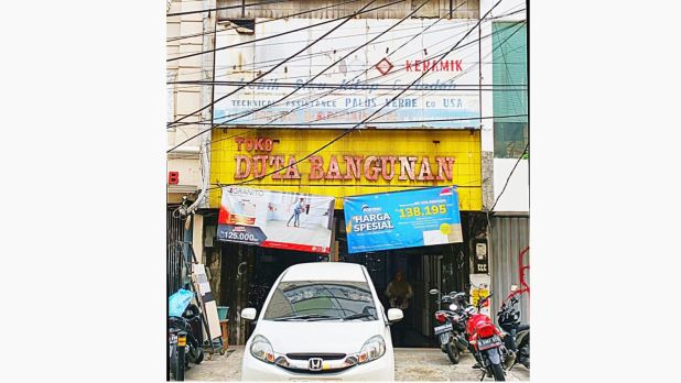 Ruang usaha di jalan raya panglima polim Jaksel - oleh Dewita Riarisona