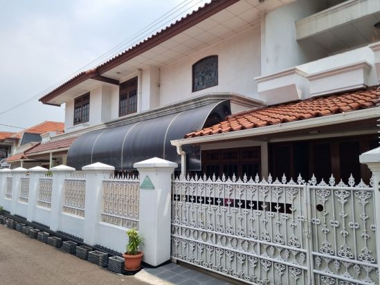 Rumah bagus terawat siap huni Komplek Pesanggrahan - oleh Rully Husni