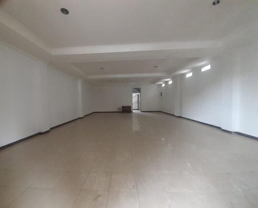 Ruko 4 Lantai Di Samarinda Kota - oleh MERY MERPRO