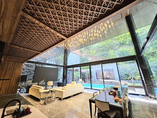 Rumah Mewah Pik Tropis Modern Fasilitas Lengkap Lift Dan Swimming Pool ...