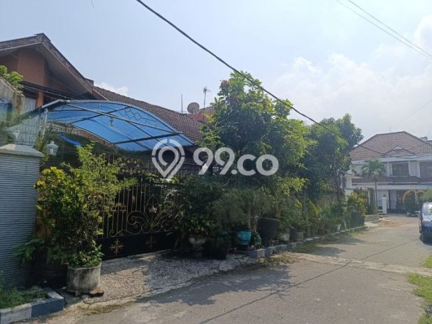 Rumah 3 Lantai Perum Griya Shanta Kota Malang - oleh Muhlas Zuhdi