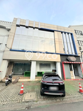 AREA PREMIUM! Ruko di BSD, Luas 700m², Area Strategis - oleh Abuy Tjia