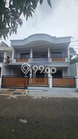 Rumah Bagus Layout Yang Terbuka Di Griya Loka Bsd - oleh Shirly