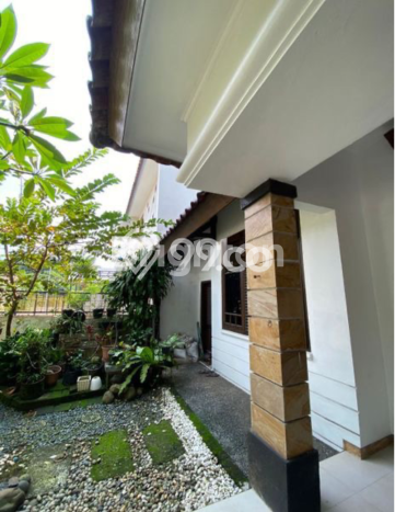 Rumah Raffles Hills Cibubur 2 Lantai Asri Dengan Desain Pintu Antik ...