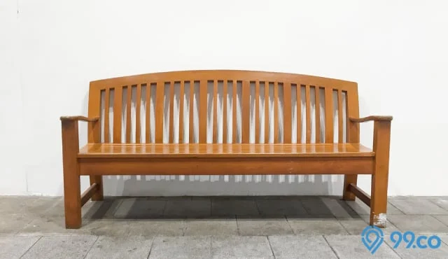 8 Pilihan Model Kursi Kayu Panjang | Cocok buat Furnitur Rumah Kafe