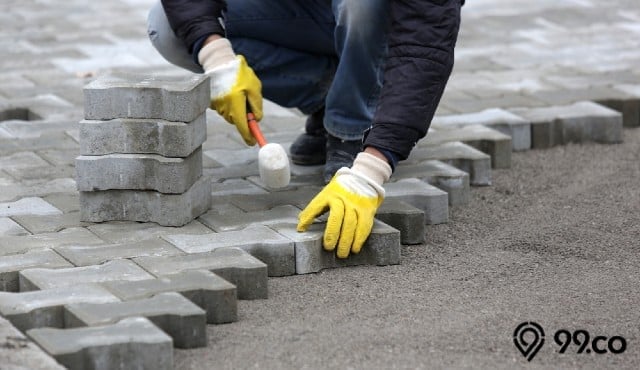 Paving Block vs Cor. Mana yang Lebih Baik untuk Halaman?