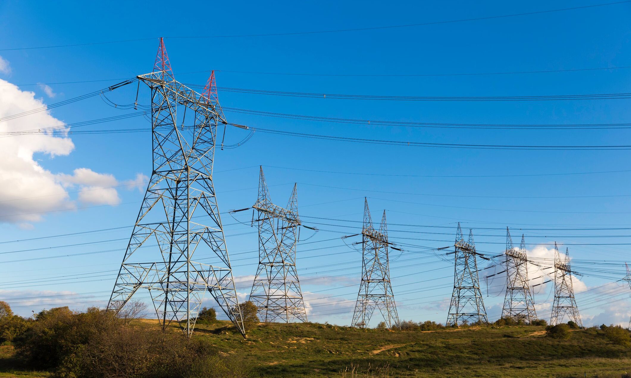 Rumah di Bawah SUTET, Begini Aturan dan Plus Minusnya!