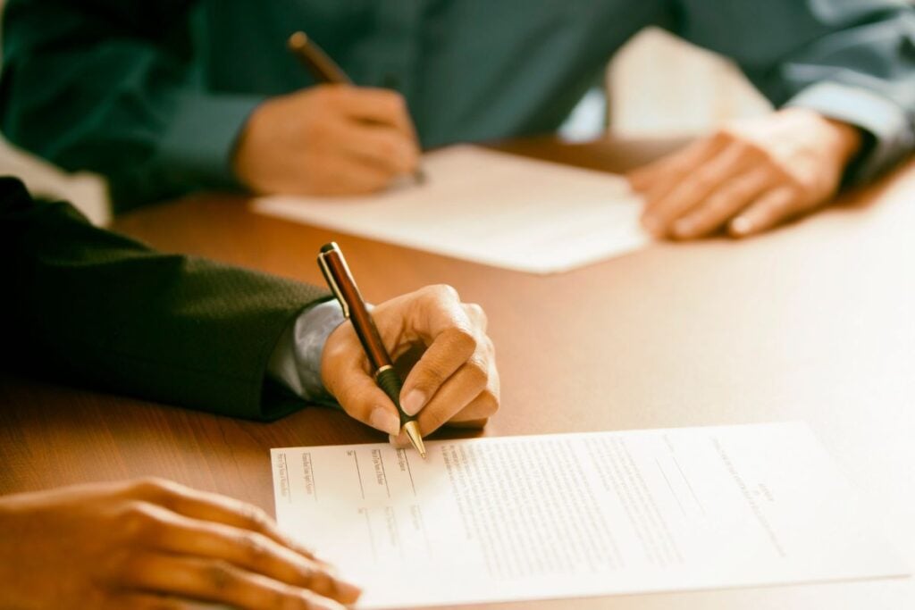 Contoh Adendum Kontrak, Jenis-Jenis, dan Cara Membuatnya