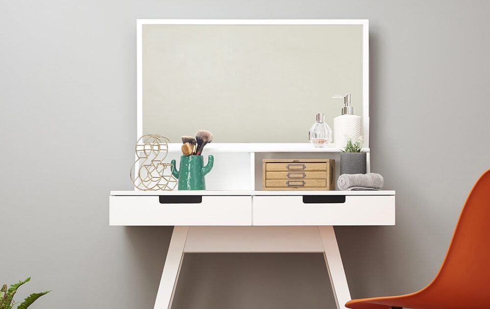9 Desain Meja Rias Minimalis Cantik yang Hemat Ruang
