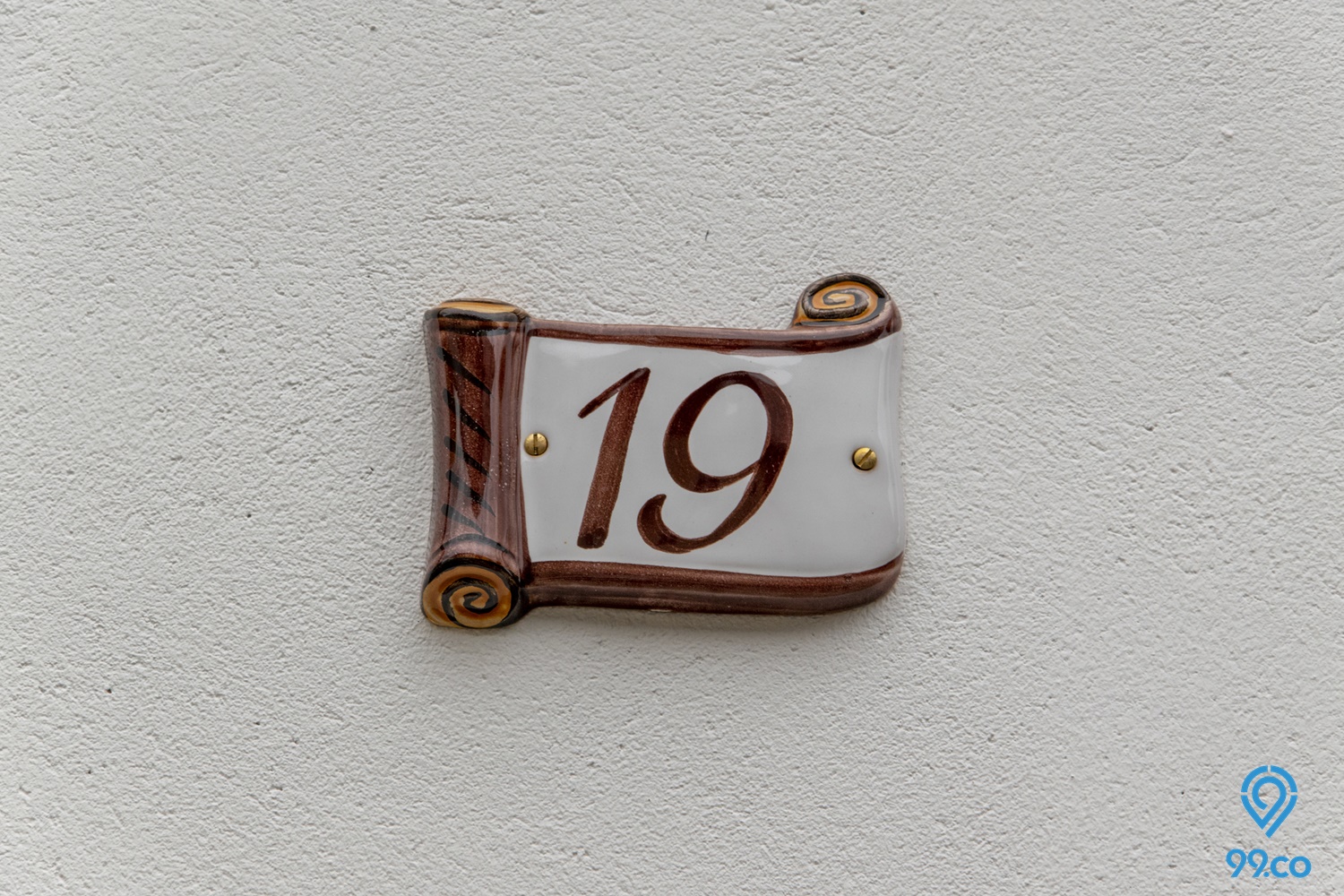 Desain Nomor Rumah Modern dan Unik untuk Tampilan Istimewa