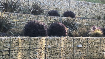 4 Penggunaan Gabion untuk Tampilan Rumah Lebih Hijau