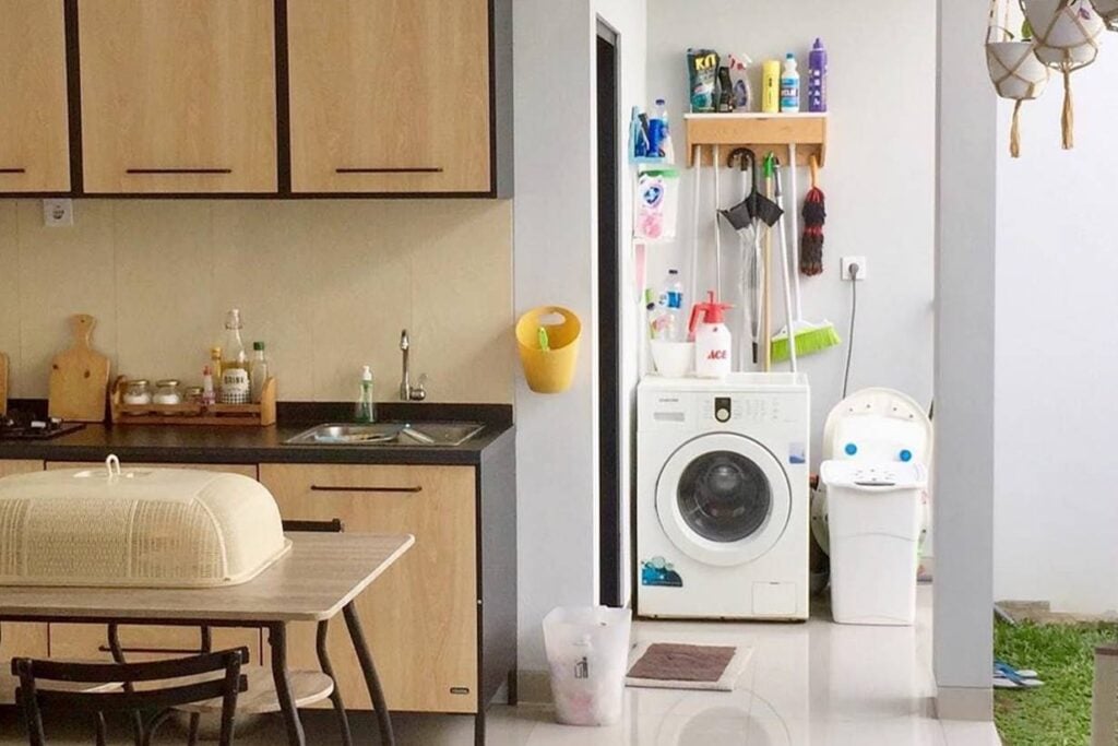 15 Desain Dapur dan Ruang Cuci Menyatu, Anti Boros Tempat!