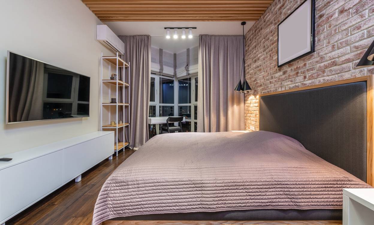 Begini Posisi AC di Kamar Tidur yang Benar & Cara Aturnya