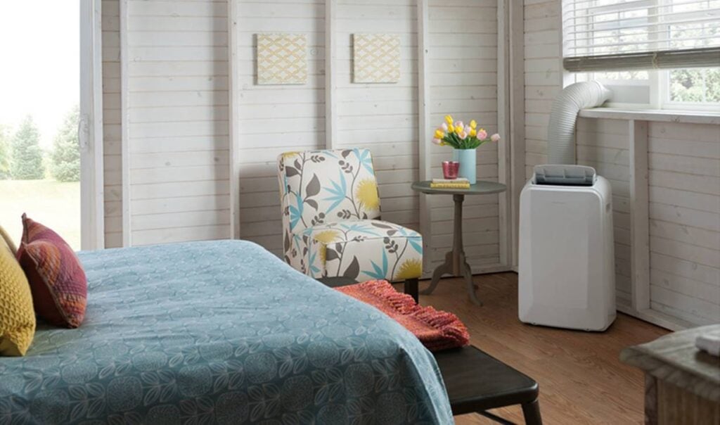 Begini Posisi AC di Kamar Tidur yang Benar & Cara Aturnya