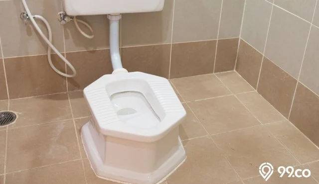 9 Inspirasi Desain WC Jongkok Modern, Nyaman dan Estetik!