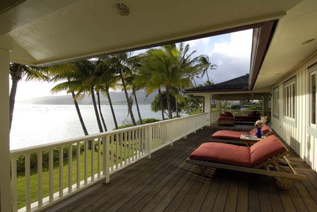 Mengenal Rumah Hawaii, Ciri Arsitektur & 4 Inspirasi Desain