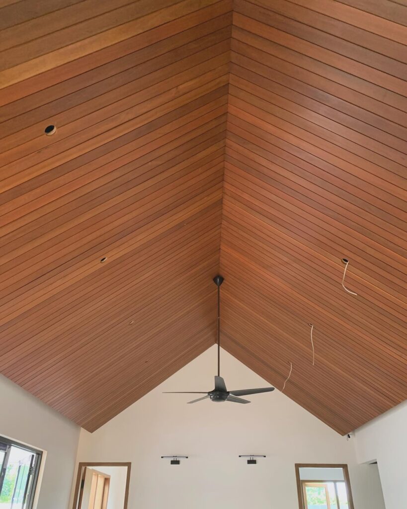 10 Desain Plafon Kayu Unik, Bikin Hunian Berkelas