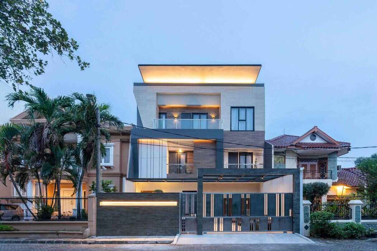 9 Desain Rumah Minimalis 3 Lantai yang Mewah, Ada Rooftopnya!