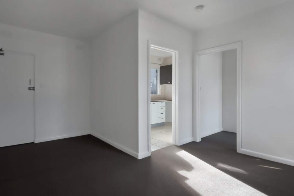 6 Jenis Ventilasi Kamar Tidur Tanpa Jendela, Efektif Usir Pengap!