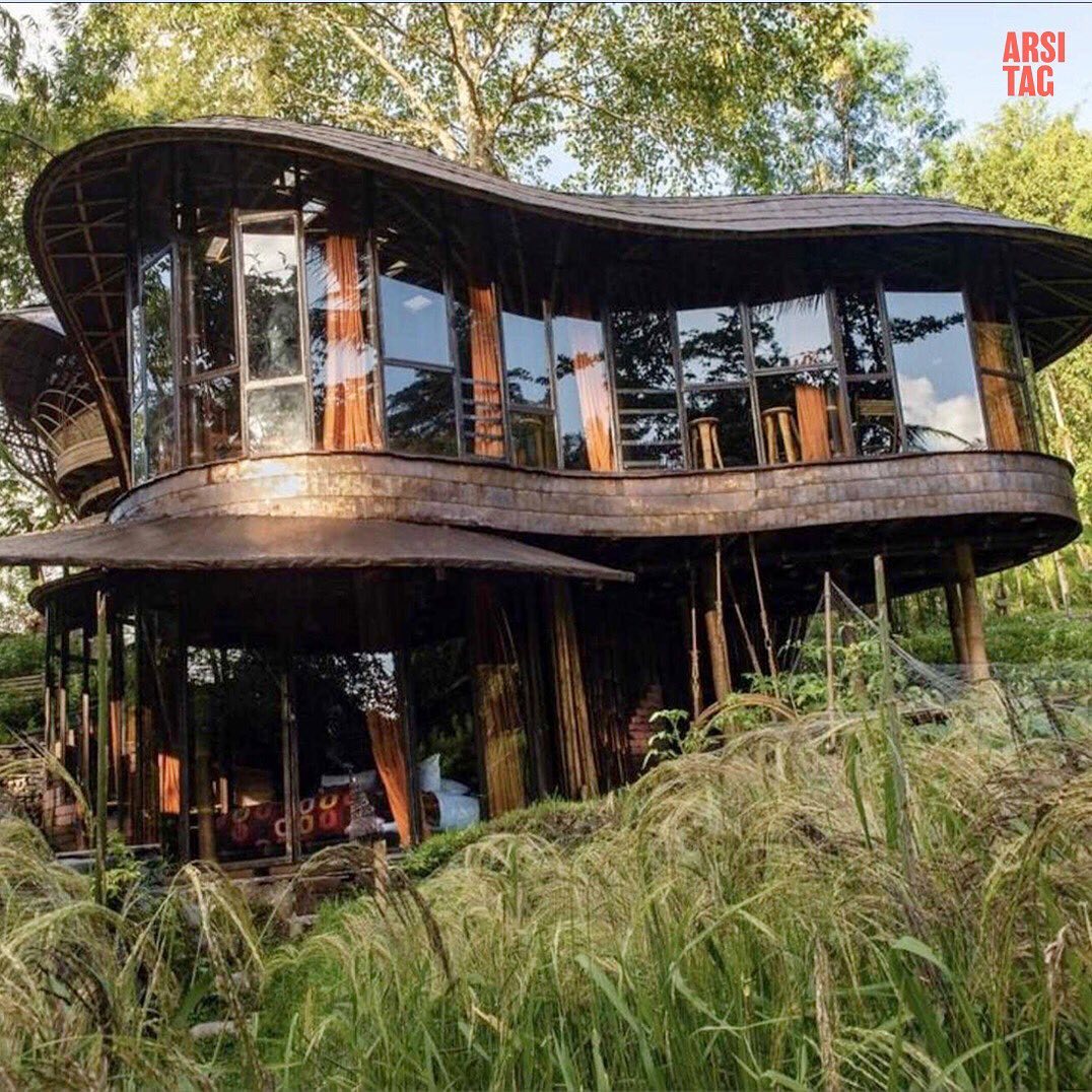 13 Desain Rumah Bambu untuk Villa, Resto & Lainnya