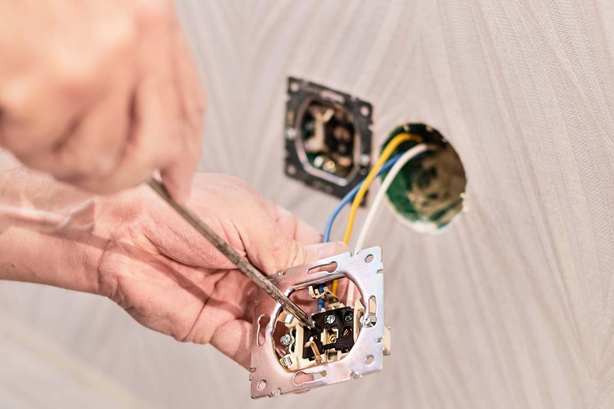 8 Cara Instalasi Listrik Rumah yang Benar dan Aman untuk Pemula