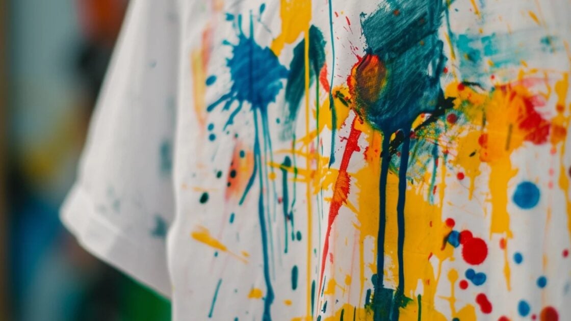 9 Cara Menghilangkan Cat di Baju yang Ampuh