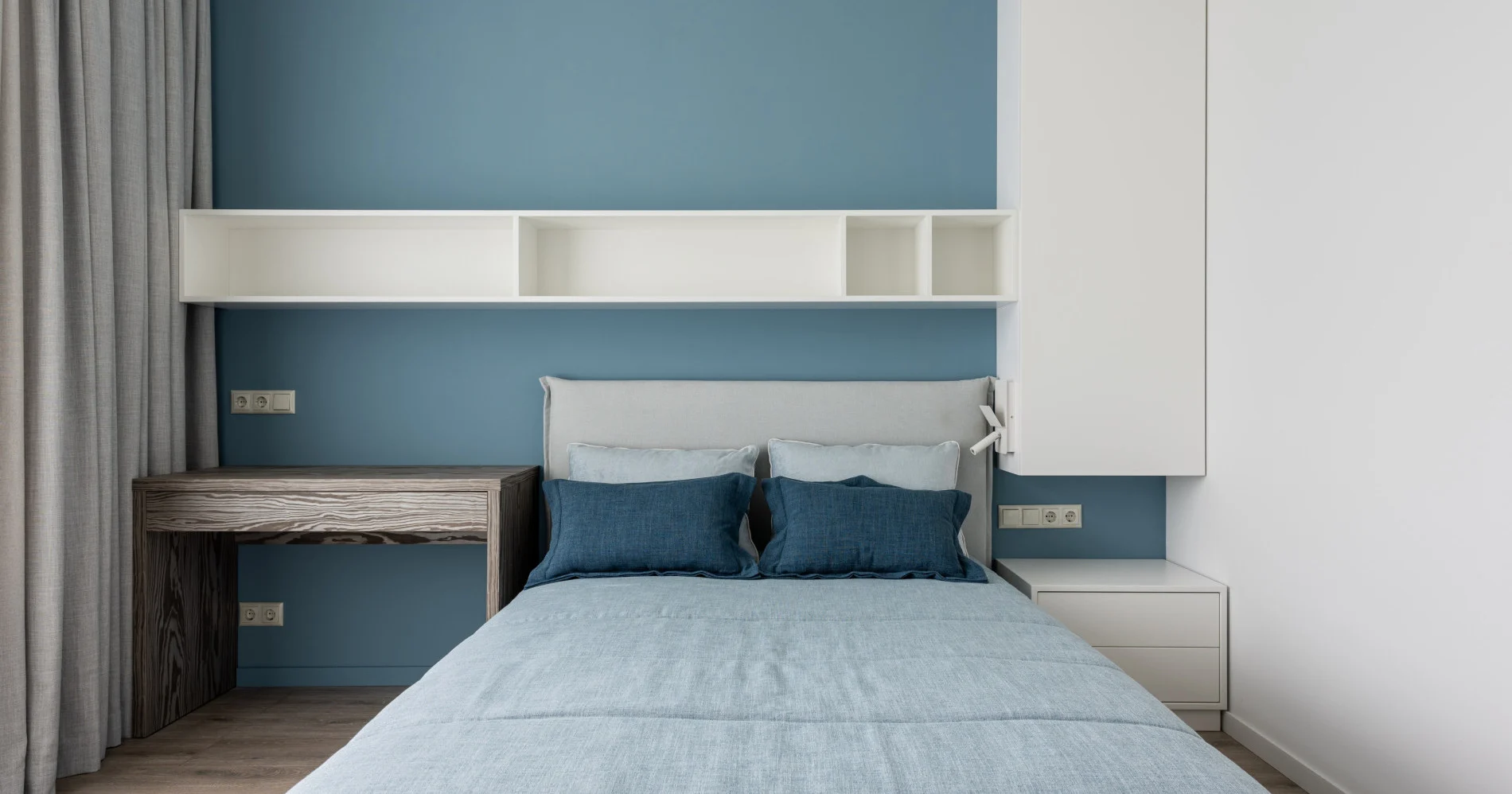 10 Kombinasi 2 Warna Cat Kamar Tidur Sempit yang Aesthetic