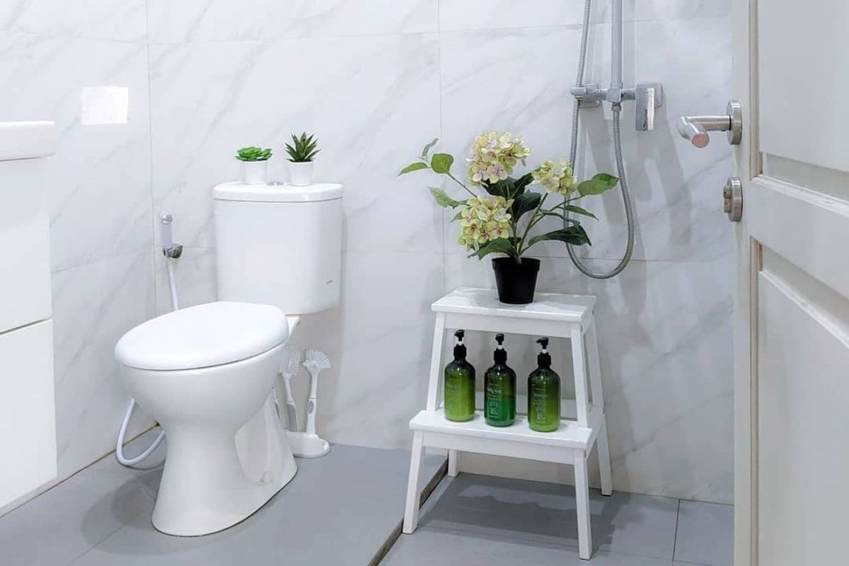7 Desain Kamar Mandi Minimalis 2x2 yang Tampil Apik