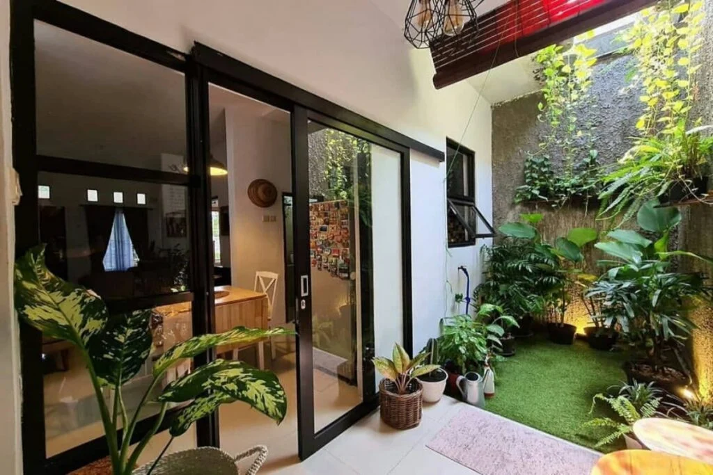 8 Inspirasi Desain Taman Dalam Rumah Minimalis Lahan Sempit