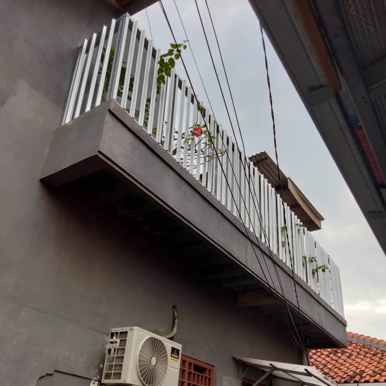16 Desain Pagar Balkon Minimalis yang Kekinian & Aman