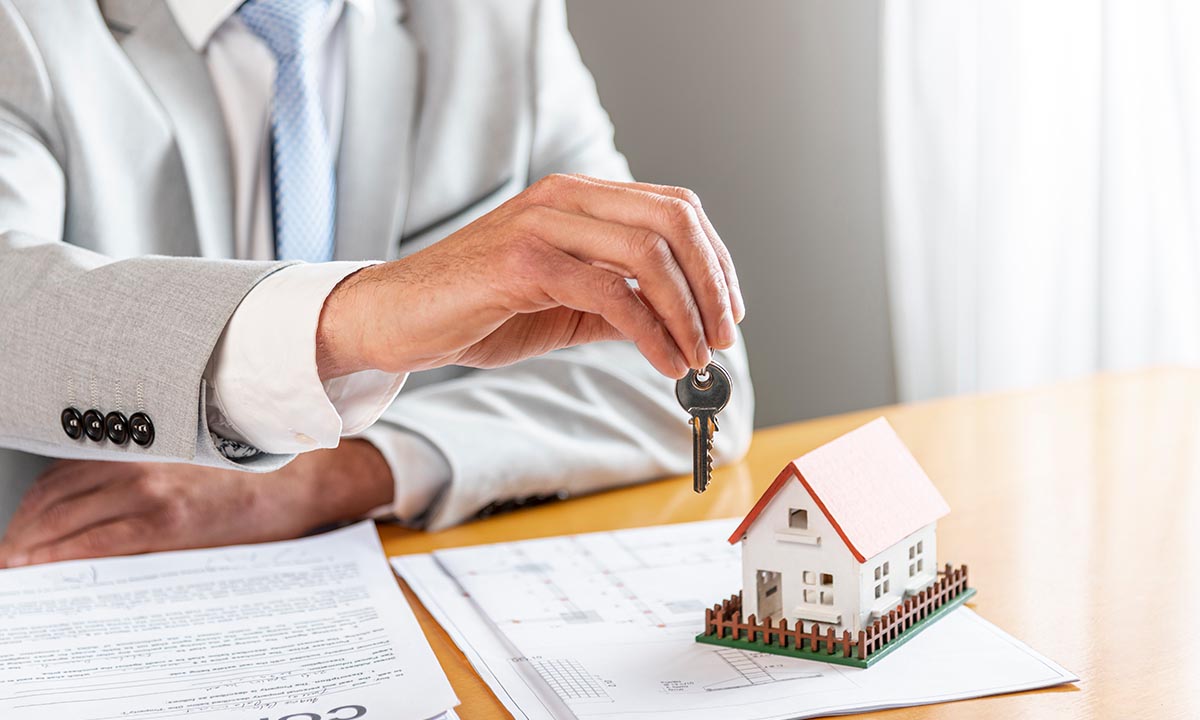 Apa Itu Makelar Tanah? Begini Cara Kerja dan Komisinya!