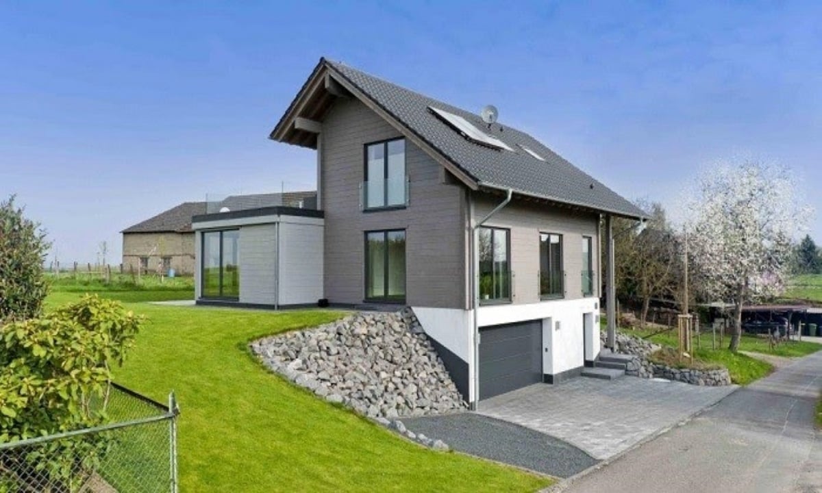 8 Desain Rumah Tanah Lebih Tinggi dari Jalan, Aman dan Estetik!