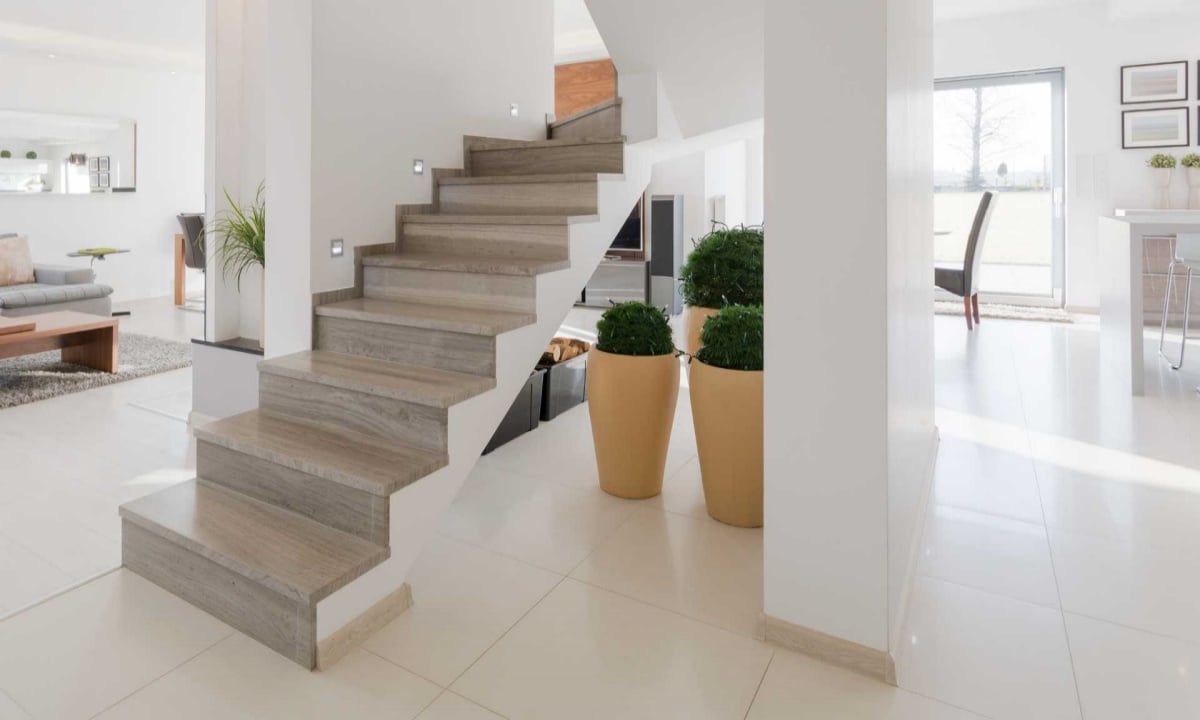 10 Inspirasi Desain Keramik Tangga Minimalis Anti-licin Terbaru