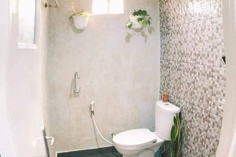 8 Desain Kamar Mandi Rumah Subsidi, Ukuran & Tips Renovasi