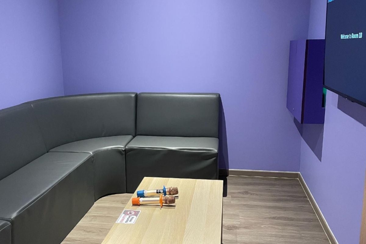 7 Ide Desain Ruang Karaoke Kecil di Rumah