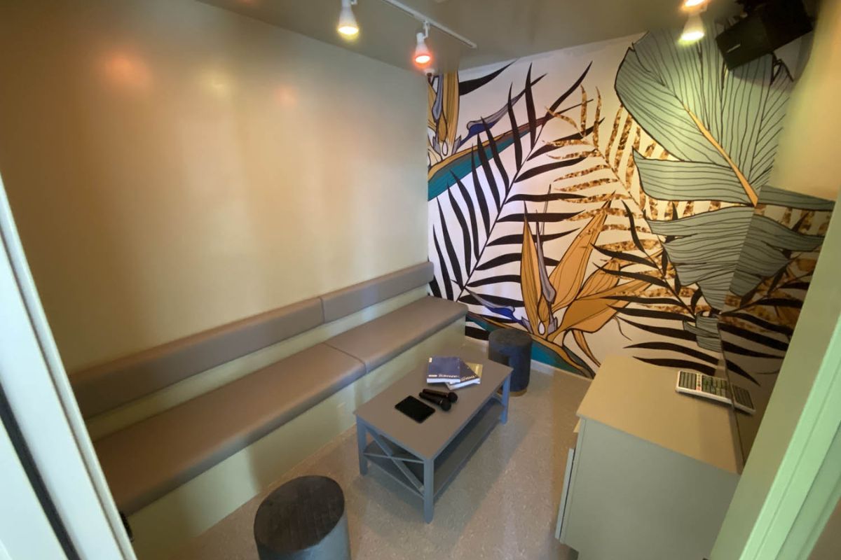 7 Ide Desain Ruang Karaoke Kecil di Rumah