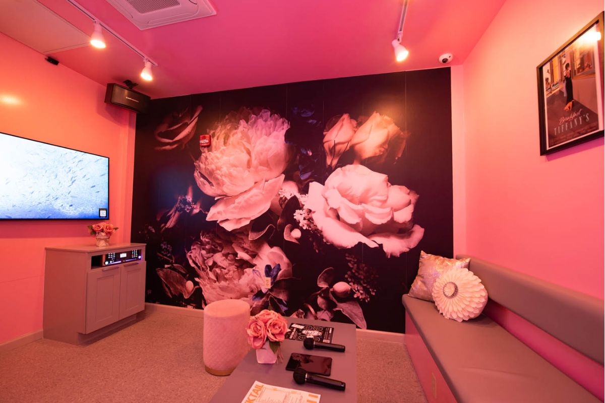 7 Ide Desain Ruang Karaoke Kecil di Rumah