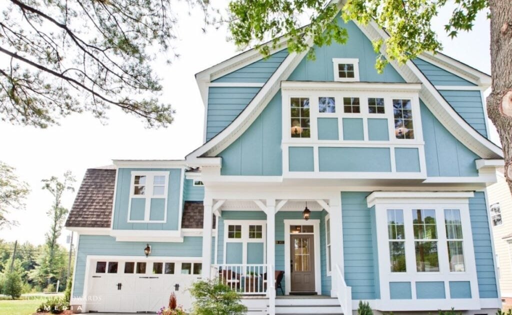 8 Kombinasi Cat Rumah Warna Biru Muda, Bikin Suasana Sejuk!