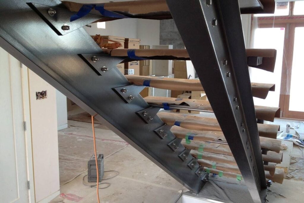 17 Model Tangga Besi Minimalis Terbaru yang Estetik