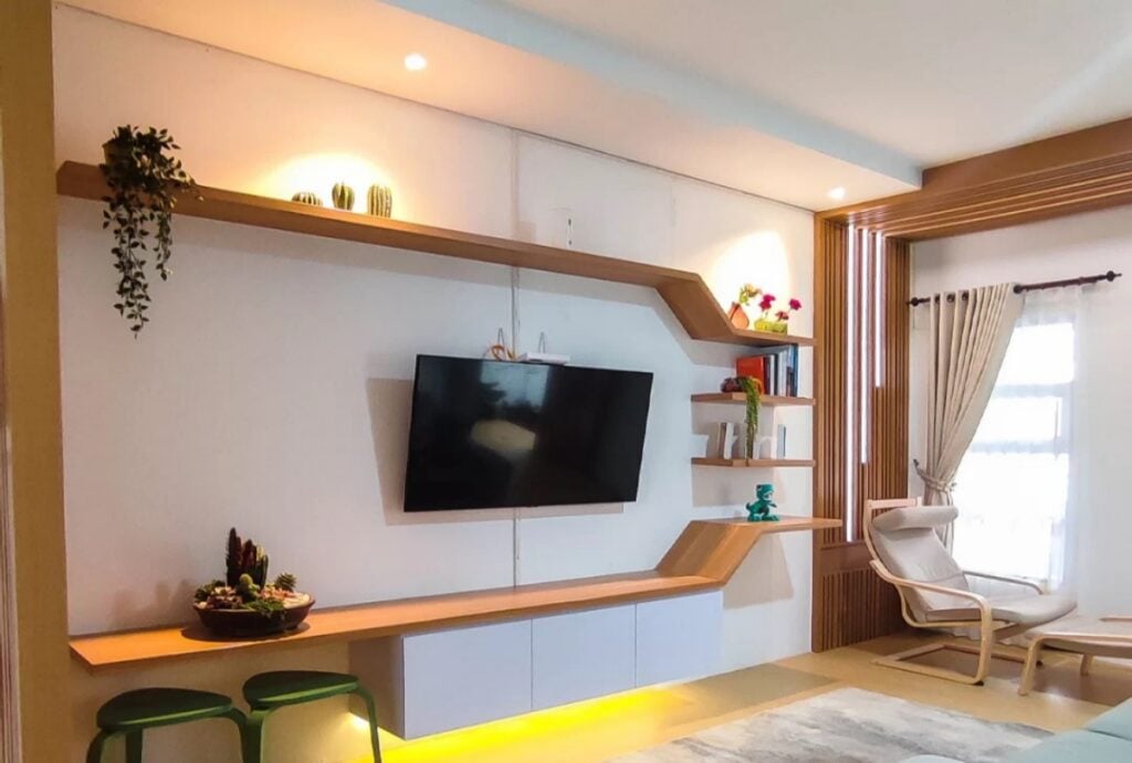 5 Inspirasi Desain Backdrop TV Kamar Tidur Estetik dan Menawan