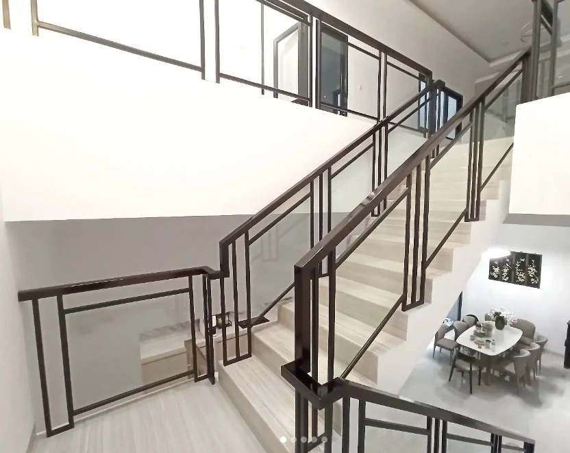 17 Model Tangga Besi Minimalis Terbaru yang Estetik