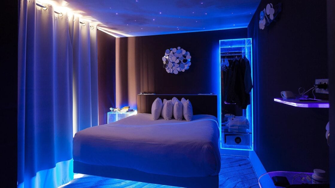 Wajib Coba! 6 Dekorasi Kamar dengan LED Strip Kekinian