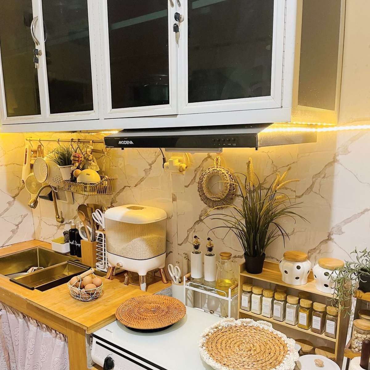 8 Inspirasi Desain Dapur Modern Mewah, Aesthetic dan Elegan!