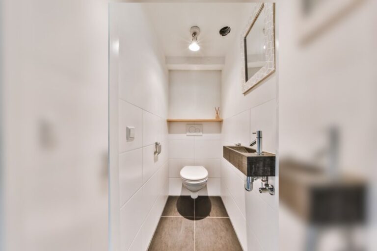 8 Desain Kamar Mandi Sederhana tapi Bersih